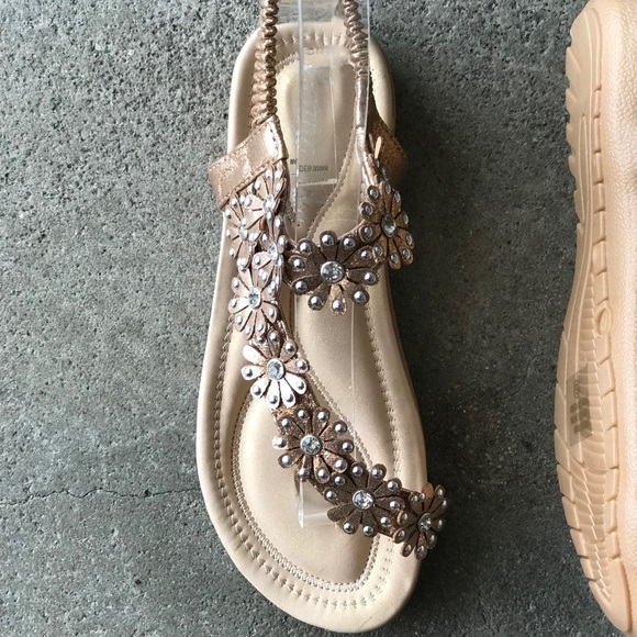 Verano Rio | Shoes | Veranorio Camel Flower Rhinestone Comfort Sandal ...
